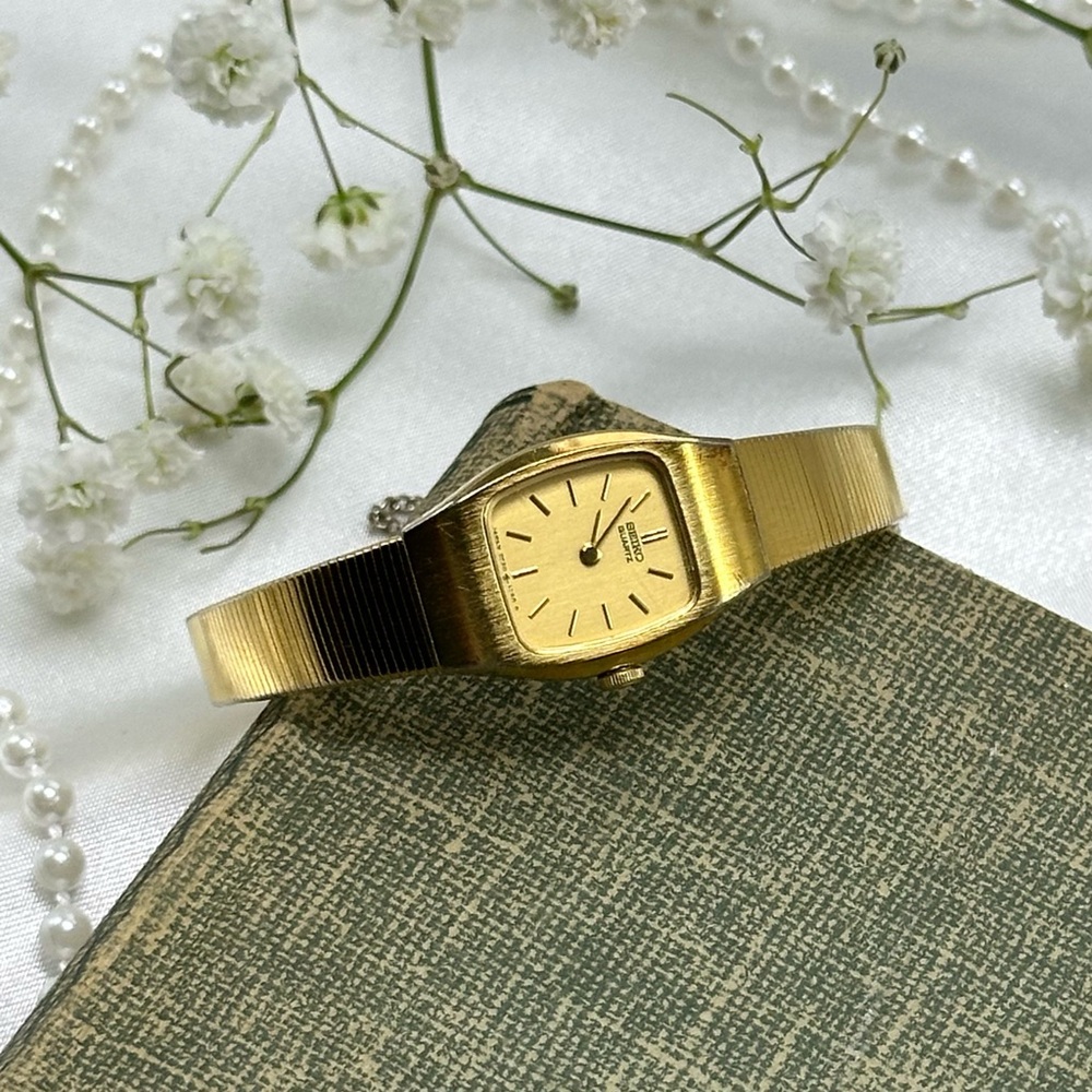 Vintage Square Dial Seiko Watch - Gem